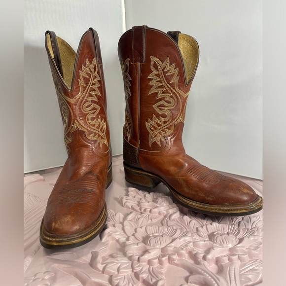 Justin Boots | Shoes | Vtg Justin Cowboy Boots Cognac Leather 135 Mens ...